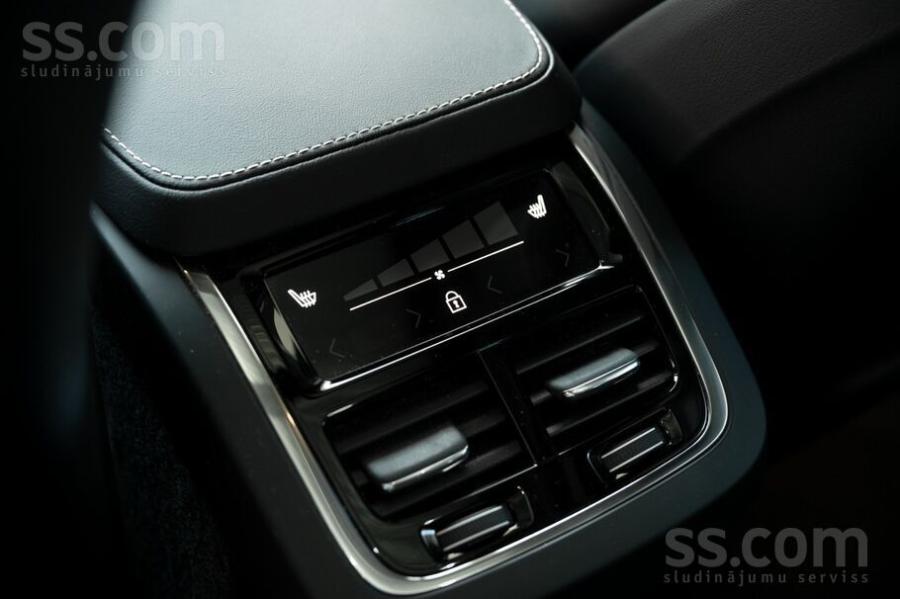Melns Volvo XC90 2021 Rīga, ar dzinēja tilpumu 2.00 L un nobraukumu 52 tūkst. km par 45900 €, foto 18 vietnē AUTOMOTO.COM.LV