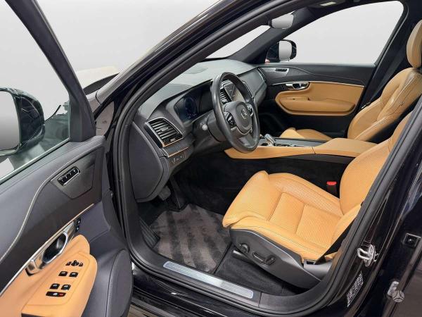 Melns Volvo XC90 2021 Marijampole, ar dzinēja tilpumu 1.97 L un nobraukumu 200 tūkst. km par 31339 €, foto 7 vietnē AUTOMOTO.COM.LV