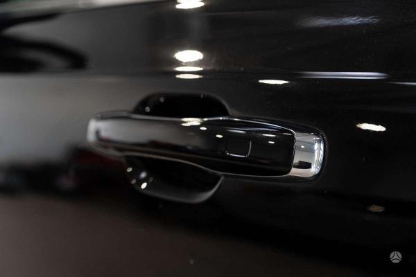 Black Volvo XC90 2021 in Vilnius, with an engine capacity of 1.97 L and mileage of 100 thousand km for 43900 €, photo 10 on AUTOMOTO.COM.LV