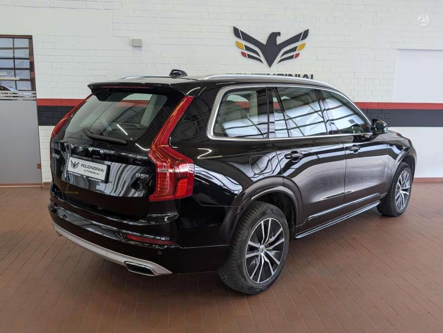 Melns Volvo XC90 2021 Kauņa, ar dzinēja tilpumu 1.97 L un nobraukumu 101 tūkst. km par 34900 €, foto 4 vietnē AUTOMOTO.COM.LV