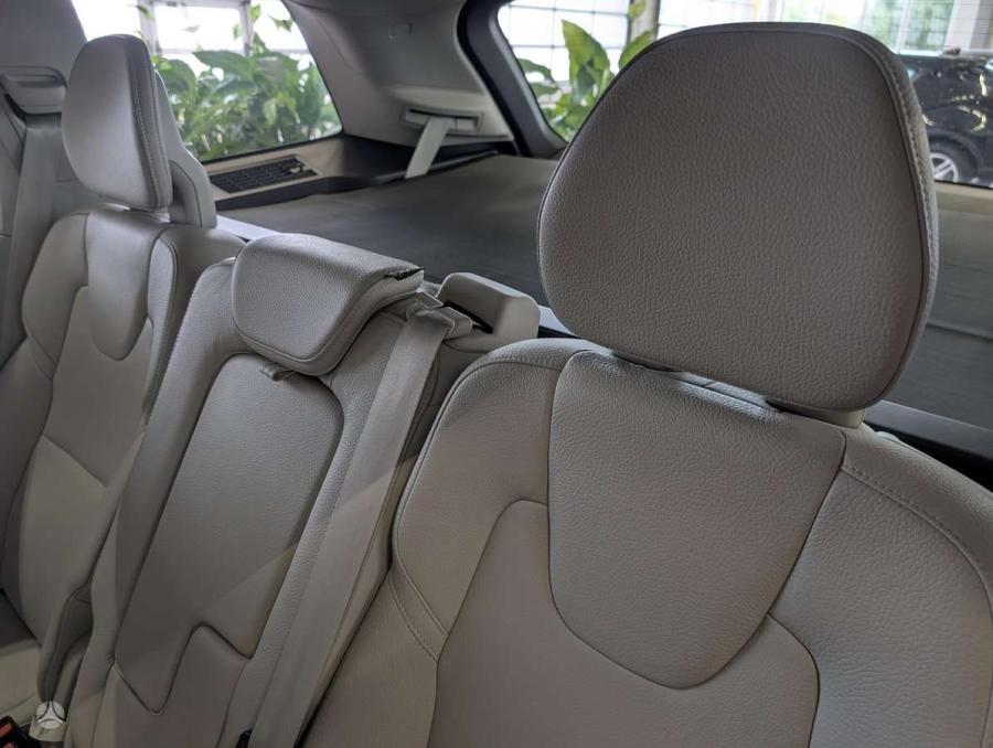 Melns Volvo XC90 2021 Kauņa, ar dzinēja tilpumu 1.97 L un nobraukumu 101 tūkst. km par 34900 €, foto 12 vietnē AUTOMOTO.COM.LV