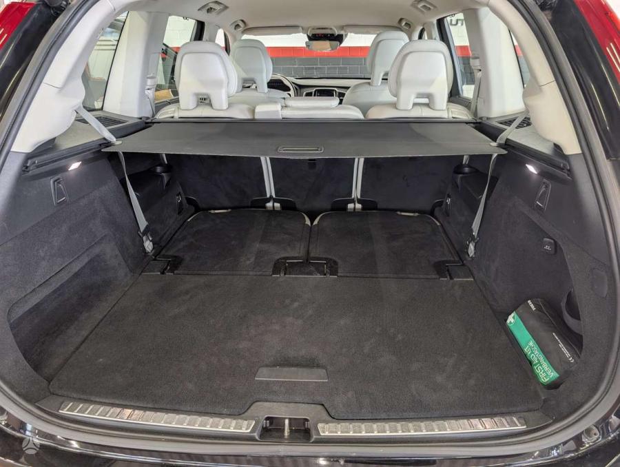 Melns Volvo XC90 2021 Kauņa, ar dzinēja tilpumu 1.97 L un nobraukumu 101 tūkst. km par 34900 €, foto 13 vietnē AUTOMOTO.COM.LV