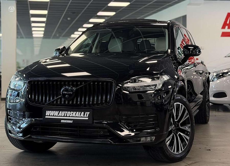 Black Volvo XC90 2021 in Klaipeda, with an engine capacity of 1.97 L and mileage of 142 thousand km for 27900 €, photo 1 on AUTOMOTO.COM.LV