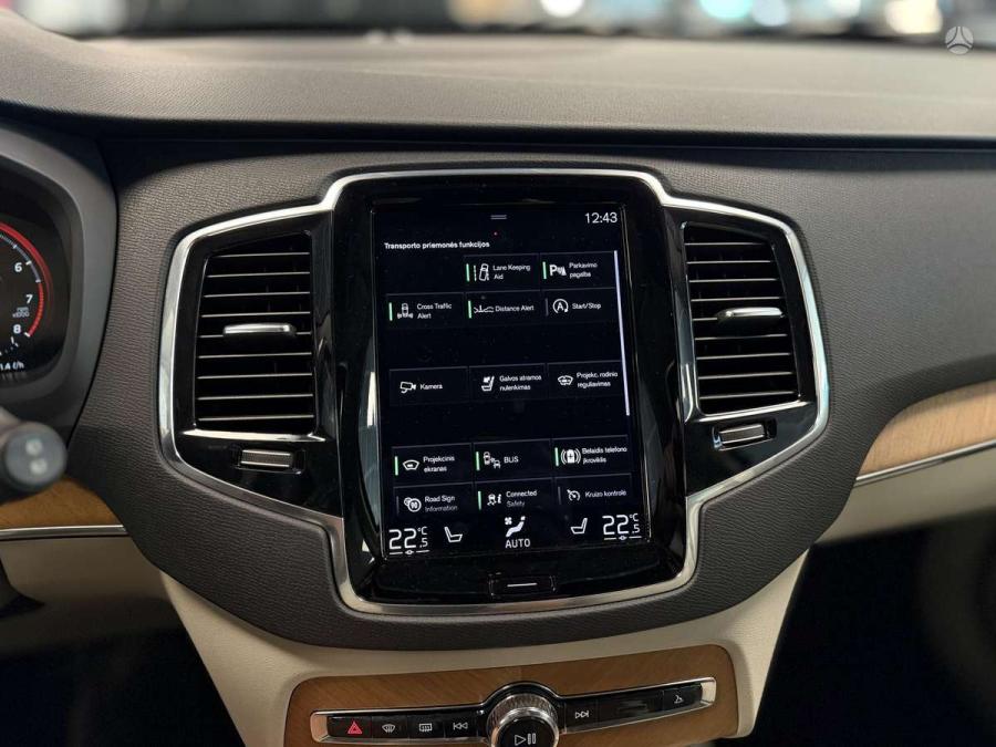 Black Volvo XC90 2021 in Klaipeda, with an engine capacity of 1.97 L and mileage of 142 thousand km for 27900 €, photo 9 on AUTOMOTO.COM.LV