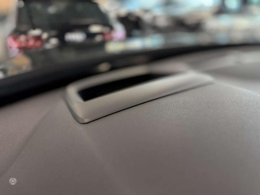 Black Volvo XC90 2021 in Klaipeda, with an engine capacity of 1.97 L and mileage of 142 thousand km for 27900 €, photo 11 on AUTOMOTO.COM.LV