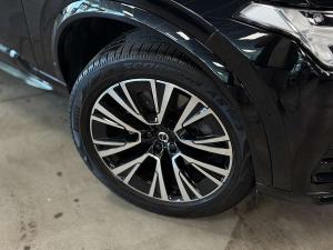 Black Volvo XC90 2021 in Klaipeda, with an engine capacity of 1.97 L and mileage of 142 thousand km for 27900 €, photo 18 on AUTOMOTO.COM.LV