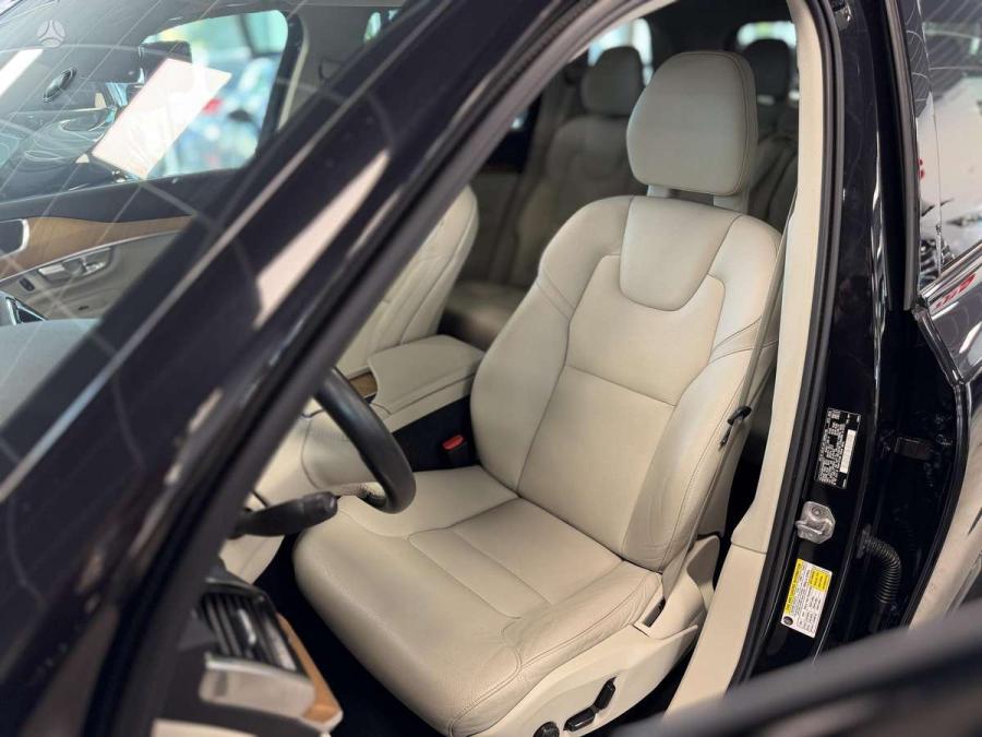 Black Volvo XC90 2021 in Klaipeda, with an engine capacity of 1.97 L and mileage of 142 thousand km for 27900 €, photo 19 on AUTOMOTO.COM.LV