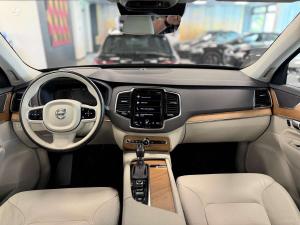 Black Volvo XC90 2021 in Klaipeda, with an engine capacity of 1.97 L and mileage of 142 thousand km for 27900 €, photo 23 on AUTOMOTO.COM.LV