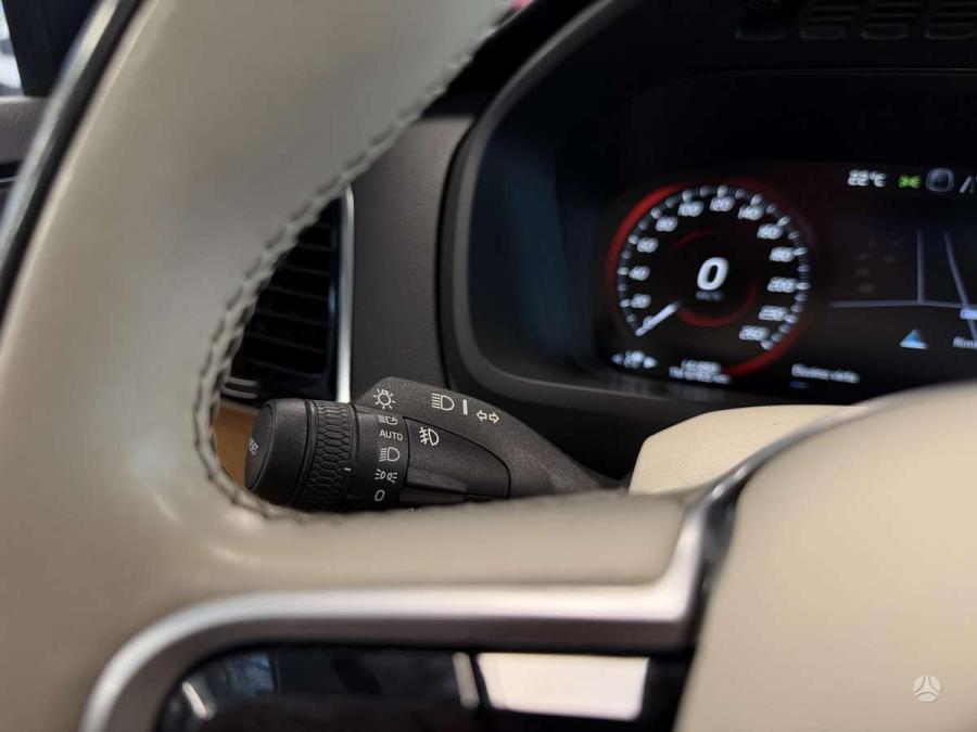 Black Volvo XC90 2021 in Klaipeda, with an engine capacity of 1.97 L and mileage of 142 thousand km for 27900 €, photo 24 on AUTOMOTO.COM.LV