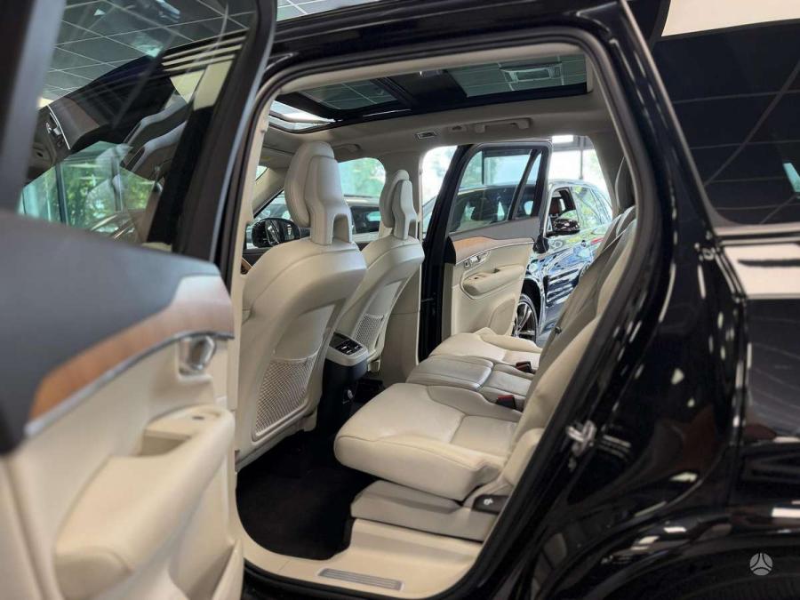 Black Volvo XC90 2021 in Klaipeda, with an engine capacity of 1.97 L and mileage of 142 thousand km for 27900 €, photo 28 on AUTOMOTO.COM.LV