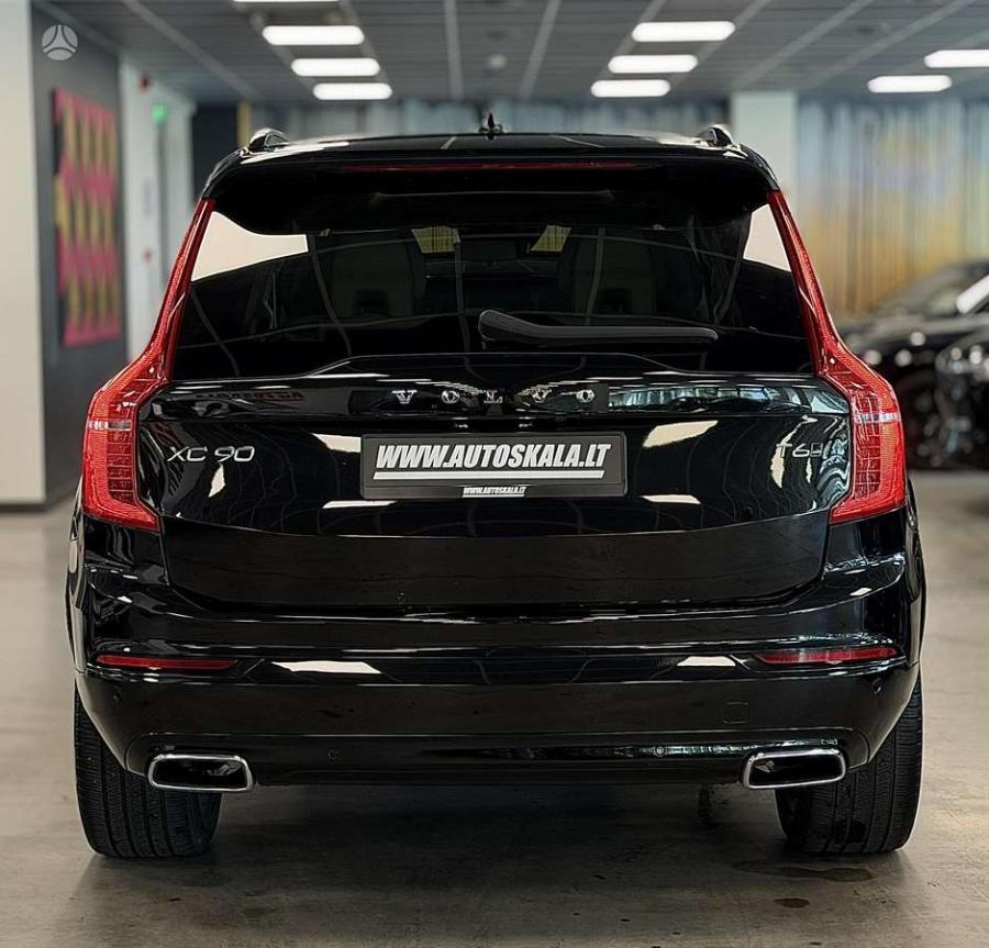 Black Volvo XC90 2021 in Klaipeda, with an engine capacity of 1.97 L and mileage of 142 thousand km for 27900 €, photo 33 on AUTOMOTO.COM.LV