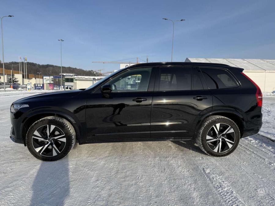 Black Volvo XC90 2022 in Vilnius, with an engine capacity of 1.97 L and mileage of 47 thousand km for 47000 €, photo 3 on AUTOMOTO.COM.LV