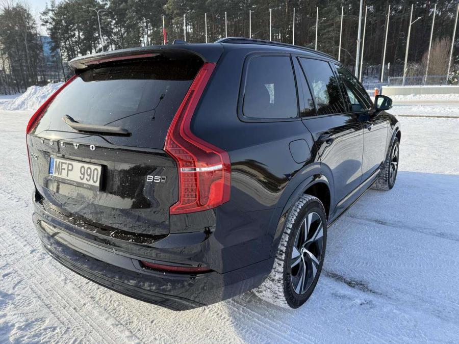 Black Volvo XC90 2022 in Vilnius, with an engine capacity of 1.97 L and mileage of 47 thousand km for 47000 €, photo 6 on AUTOMOTO.COM.LV