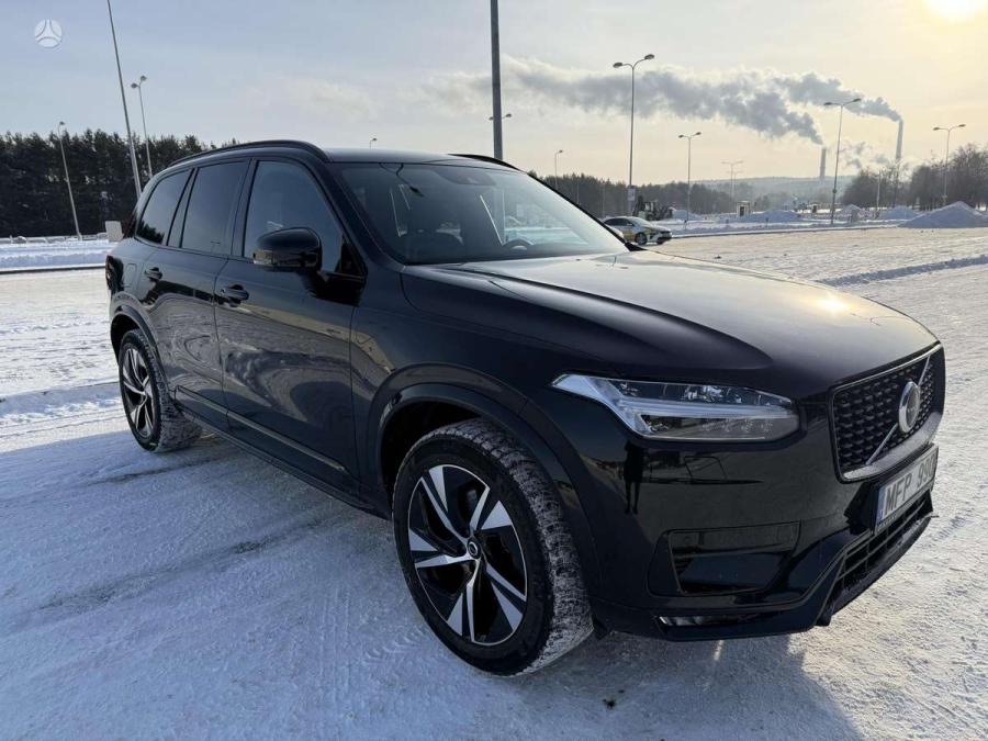 Black Volvo XC90 2022 in Vilnius, with an engine capacity of 1.97 L and mileage of 47 thousand km for 47000 €, photo 8 on AUTOMOTO.COM.LV