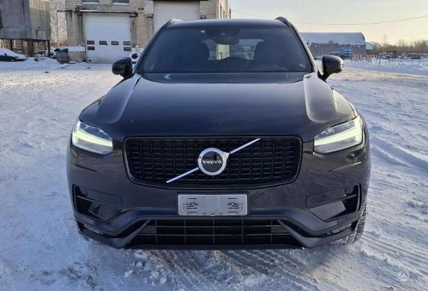 Black Volvo XC90 2022 in Panevezys, with an engine capacity of 1.97 L and mileage of 255 thousand km for 28400 €, photo 7 on AUTOMOTO.COM.LV