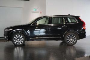 Black Volvo XC90 2022 in Vilnius, with an engine capacity of 1.97 L and mileage of 63 thousand km for 47900 €, photo 2 on AUTOMOTO.COM.LV