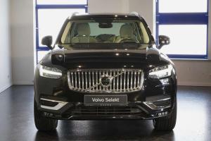 Black Volvo XC90 2022 in Vilnius, with an engine capacity of 1.97 L and mileage of 63 thousand km for 47900 €, photo 4 on AUTOMOTO.COM.LV