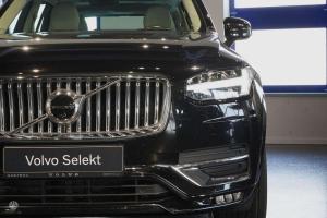 Black Volvo XC90 2022 in Vilnius, with an engine capacity of 1.97 L and mileage of 63 thousand km for 47900 €, photo 5 on AUTOMOTO.COM.LV