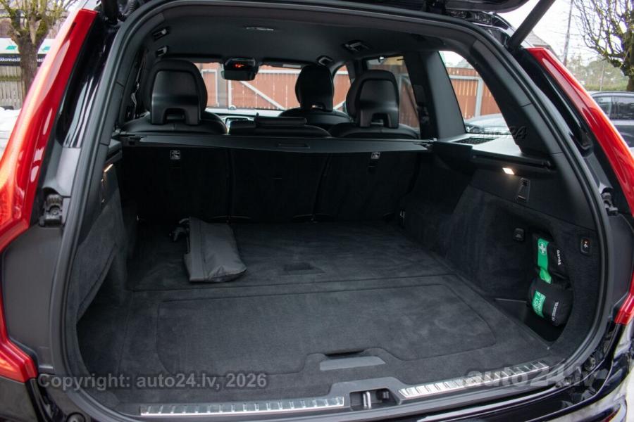 Black Volvo XC90 2022 in Tallinn, with an engine capacity of 2.00 L and mileage of 84 thousand km for 49990 €, photo 18 on AUTOMOTO.COM.LV