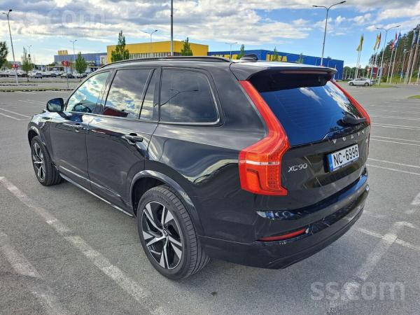 Melns Volvo XC90 2022 Rīga, ar dzinēja tilpumu 2.00 L un nobraukumu 98 tūkst. km par 40900 €, foto 3 vietnē AUTOMOTO.COM.LV