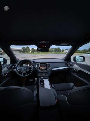 Melns Volvo XC90 2022 Kauņa, ar dzinēja tilpumu 1.97 L un nobraukumu 116 tūkst. km par 37900 €, foto 8 vietnē AUTOMOTO.COM.LV