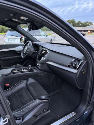Melns Volvo XC90 2022 Kauņa, ar dzinēja tilpumu 1.97 L un nobraukumu 116 tūkst. km par 37900 €, foto 11 vietnē AUTOMOTO.COM.LV