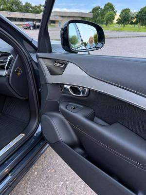 Melns Volvo XC90 2022 Kauņa, ar dzinēja tilpumu 1.97 L un nobraukumu 116 tūkst. km par 37900 €, foto 12 vietnē AUTOMOTO.COM.LV