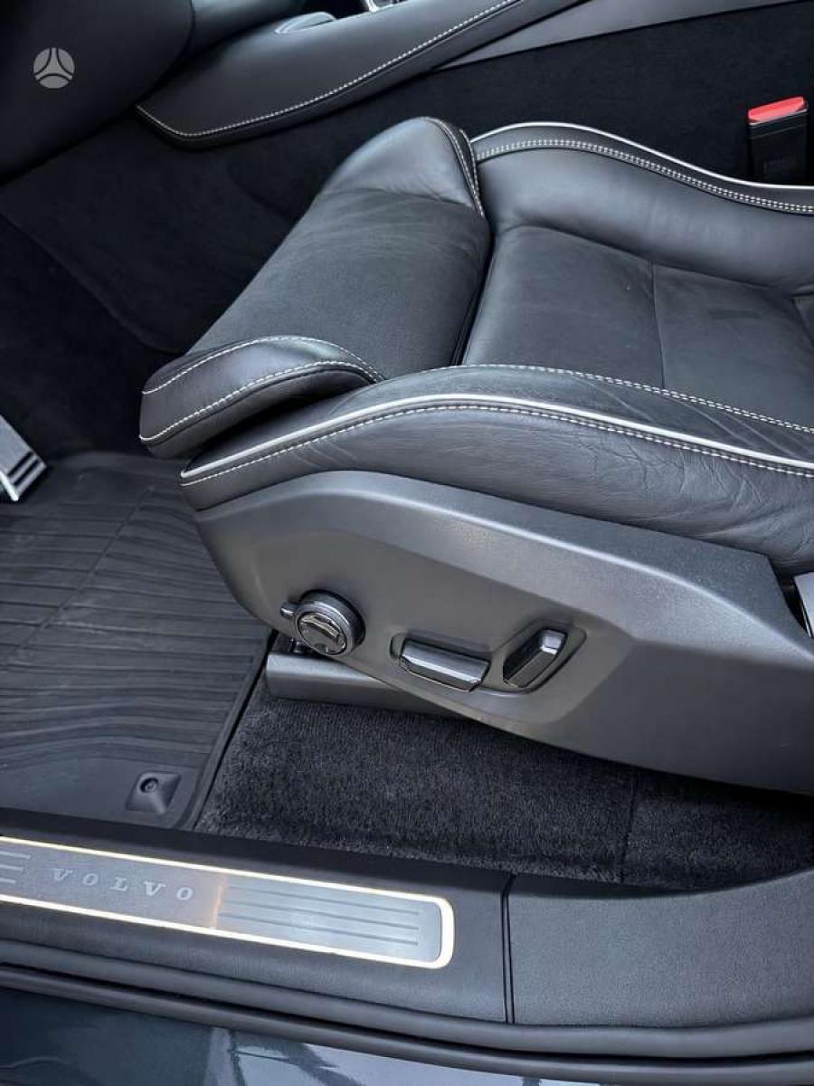 Melns Volvo XC90 2022 Kauņa, ar dzinēja tilpumu 1.97 L un nobraukumu 116 tūkst. km par 37900 €, foto 14 vietnē AUTOMOTO.COM.LV