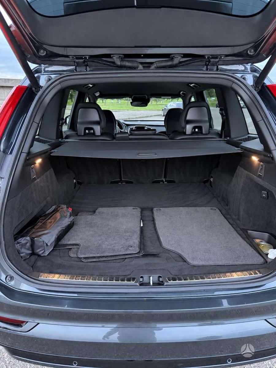 Melns Volvo XC90 2022 Kauņa, ar dzinēja tilpumu 1.97 L un nobraukumu 116 tūkst. km par 37900 €, foto 17 vietnē AUTOMOTO.COM.LV