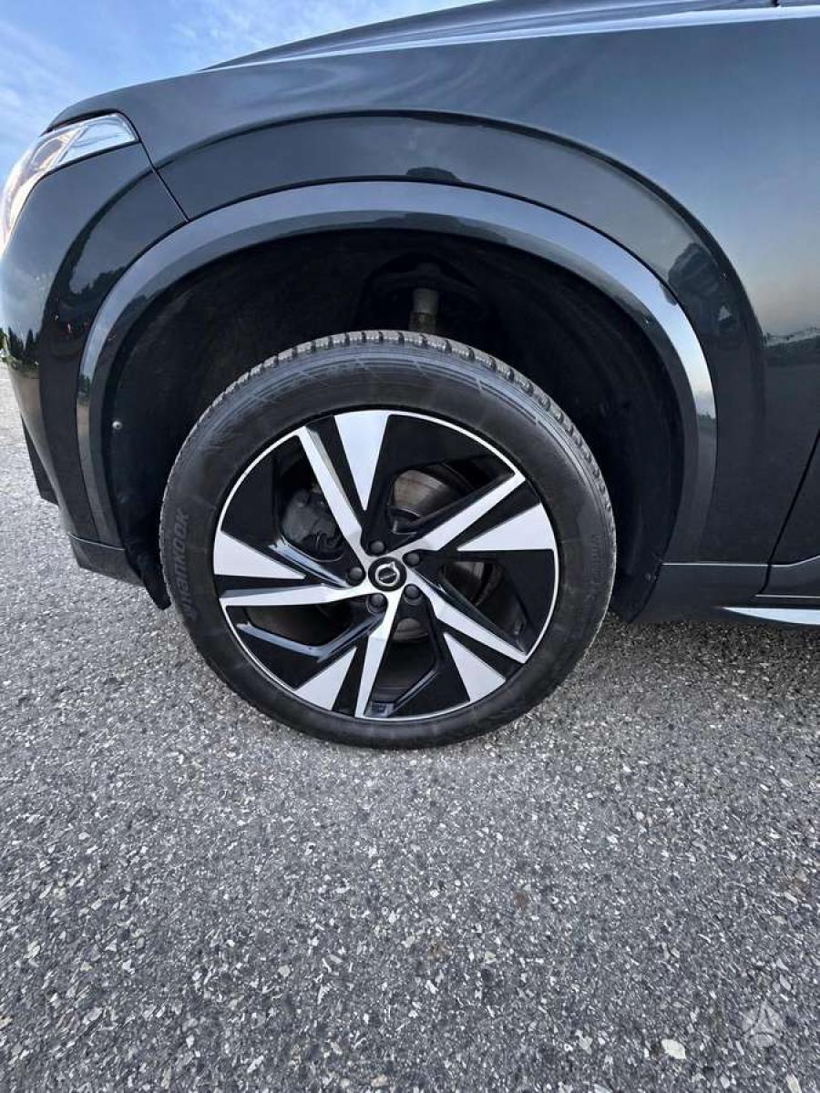 Melns Volvo XC90 2022 Kauņa, ar dzinēja tilpumu 1.97 L un nobraukumu 116 tūkst. km par 37900 €, foto 18 vietnē AUTOMOTO.COM.LV