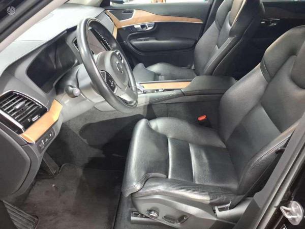 Melns Volvo XC90 2022 Viļņa, ar dzinēja tilpumu 1.97 L un nobraukumu 131 tūkst. km par 33500 €, foto 5 vietnē AUTOMOTO.COM.LV