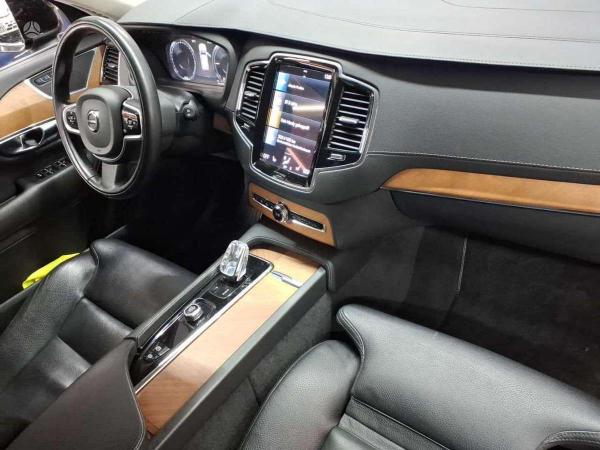 Melns Volvo XC90 2022 Viļņa, ar dzinēja tilpumu 1.97 L un nobraukumu 131 tūkst. km par 33500 €, foto 8 vietnē AUTOMOTO.COM.LV