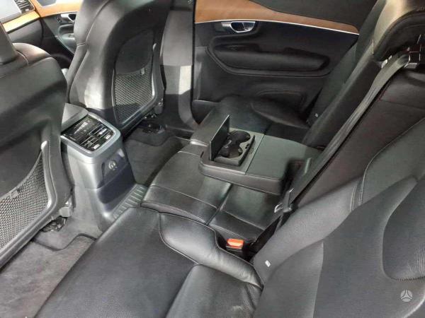 Melns Volvo XC90 2022 Viļņa, ar dzinēja tilpumu 1.97 L un nobraukumu 131 tūkst. km par 33500 €, foto 11 vietnē AUTOMOTO.COM.LV