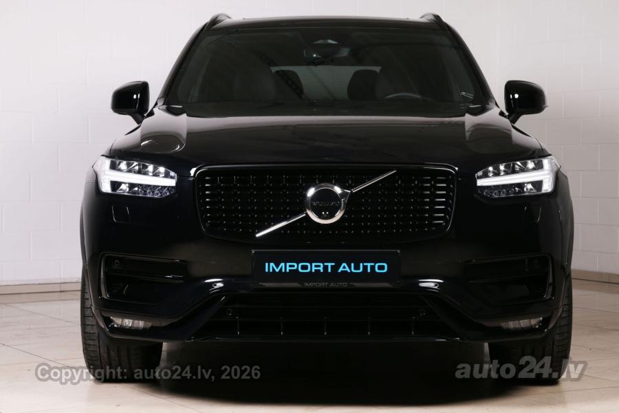 Black Volvo XC90 2022 in Parnu, with an engine capacity of 2.00 L and mileage of 18 thousand km for 59990 €, photo 3 on AUTOMOTO.COM.LV