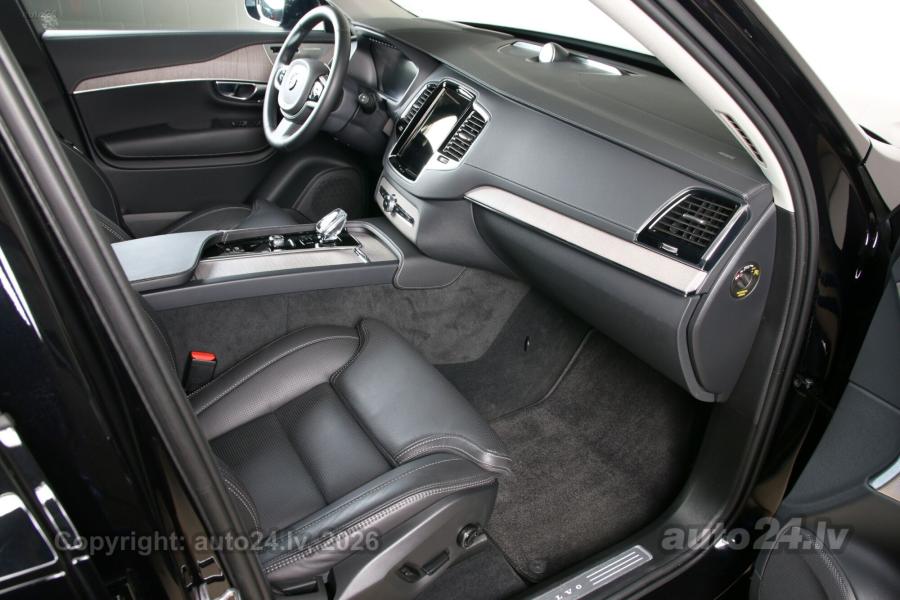 Black Volvo XC90 2022 in Parnu, with an engine capacity of 2.00 L and mileage of 18 thousand km for 59990 €, photo 14 on AUTOMOTO.COM.LV