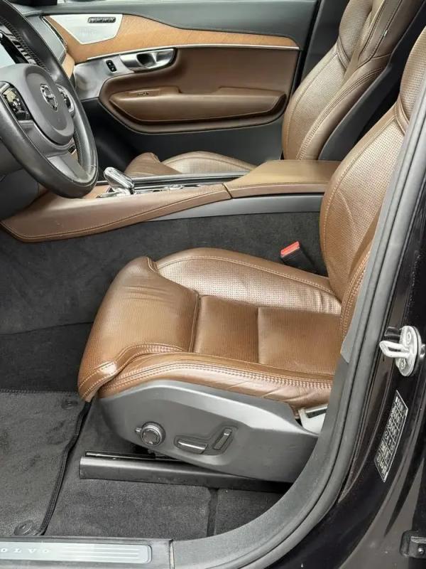 Melns Volvo XC90 2023 Rīga, ar dzinēja tilpumu 2.00 L un nobraukumu 9 tūkst. km par 46000 €, foto 5 vietnē AUTOMOTO.COM.LV