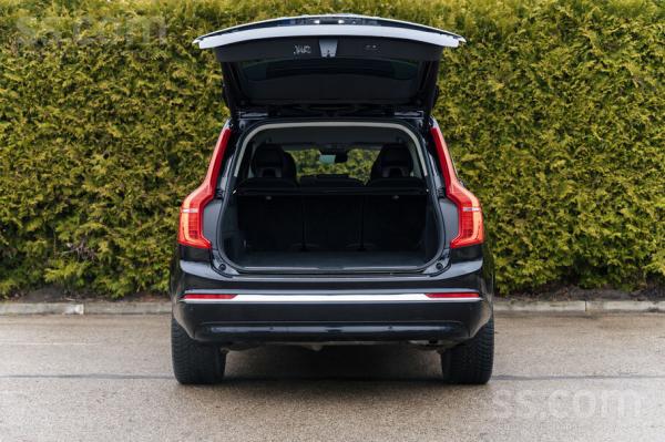 Melns Volvo XC90 2023 Rīga, ar dzinēja tilpumu 2.00 L un nobraukumu 91 tūkst. km par 48900 €, foto 6 vietnē AUTOMOTO.COM.LV