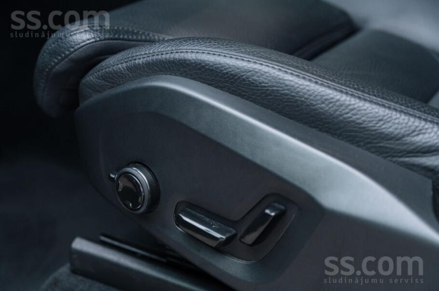 Melns Volvo XC90 2023 Rīga, ar dzinēja tilpumu 2.00 L un nobraukumu 91 tūkst. km par 48900 €, foto 12 vietnē AUTOMOTO.COM.LV