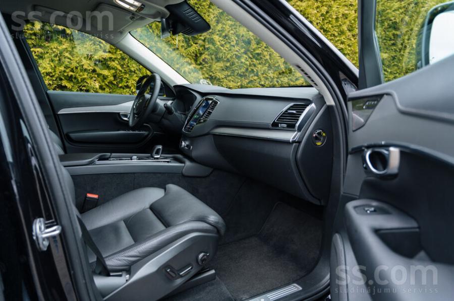Melns Volvo XC90 2023 Rīga, ar dzinēja tilpumu 2.00 L un nobraukumu 91 tūkst. km par 48900 €, foto 15 vietnē AUTOMOTO.COM.LV