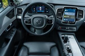 Melns Volvo XC90 2023 Rīga, ar dzinēja tilpumu 2.00 L un nobraukumu 91 tūkst. km par 48900 €, foto 19 vietnē AUTOMOTO.COM.LV