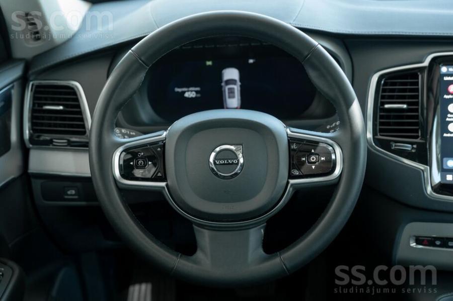 Black Volvo XC90 2023 in Riga, with an engine capacity of 2.00 L and mileage of 75 thousand km for 48000 €, photo 11 on AUTOMOTO.COM.LV