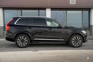 Black Volvo XC90 2023 in Vilnius, with an engine capacity of 1.97 L and mileage of 52 thousand km for 44950 €, photo 5 on AUTOMOTO.COM.LV