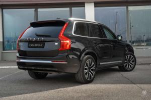 Black Volvo XC90 2023 in Vilnius, with an engine capacity of 1.97 L and mileage of 52 thousand km for 44950 €, photo 7 on AUTOMOTO.COM.LV