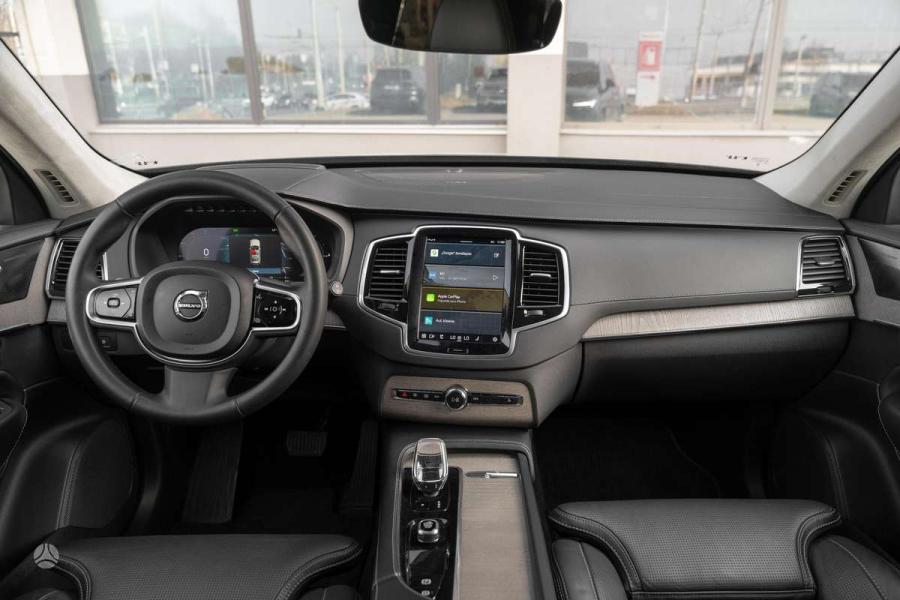 Black Volvo XC90 2023 in Vilnius, with an engine capacity of 1.97 L and mileage of 52 thousand km for 44950 €, photo 21 on AUTOMOTO.COM.LV