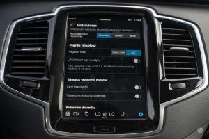 Black Volvo XC90 2023 in Vilnius, with an engine capacity of 1.97 L and mileage of 52 thousand km for 44950 €, photo 29 on AUTOMOTO.COM.LV