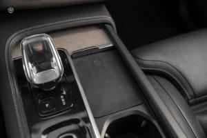 Black Volvo XC90 2023 in Vilnius, with an engine capacity of 1.97 L and mileage of 52 thousand km for 44950 €, photo 32 on AUTOMOTO.COM.LV