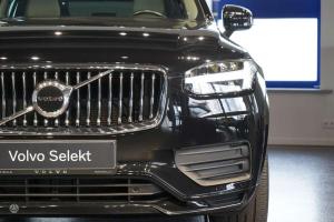 Melns Volvo XC90 2023 Viļņa, ar dzinēja tilpumu 1.97 L un nobraukumu 52 tūkst. km par 41900 €, foto 6 vietnē AUTOMOTO.COM.LV