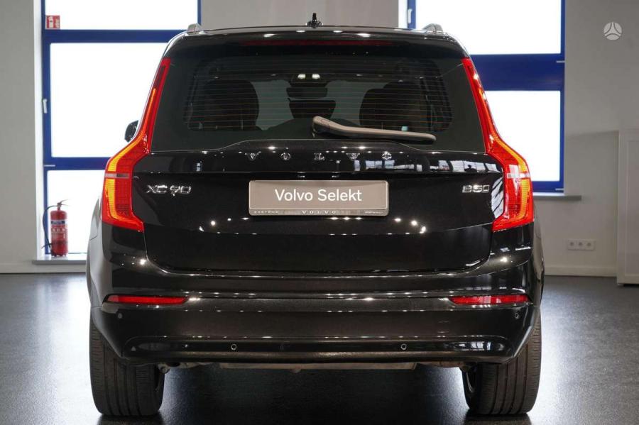 Melns Volvo XC90 2023 Viļņa, ar dzinēja tilpumu 1.97 L un nobraukumu 52 tūkst. km par 41900 €, foto 7 vietnē AUTOMOTO.COM.LV