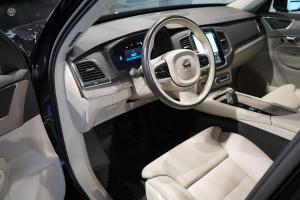 Melns Volvo XC90 2023 Viļņa, ar dzinēja tilpumu 1.97 L un nobraukumu 52 tūkst. km par 41900 €, foto 9 vietnē AUTOMOTO.COM.LV