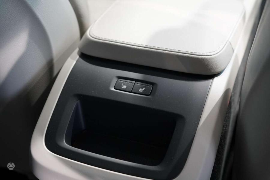 Melns Volvo XC90 2023 Viļņa, ar dzinēja tilpumu 1.97 L un nobraukumu 52 tūkst. km par 41900 €, foto 14 vietnē AUTOMOTO.COM.LV